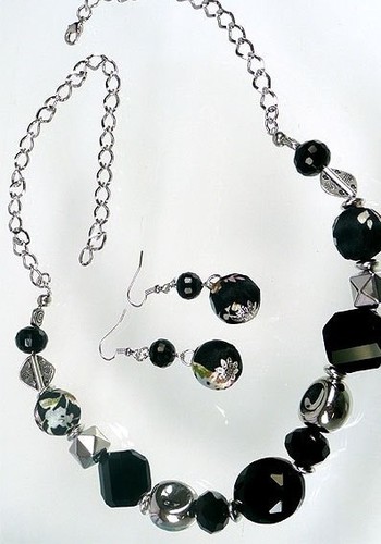 Sieraden set voor dames bestaande uit ketting en oorbellen Zwart ...